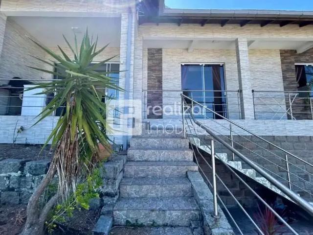 Casa / Sobrado para Locação em Florianópolis/SC Morro das Pedras 3 Quartos