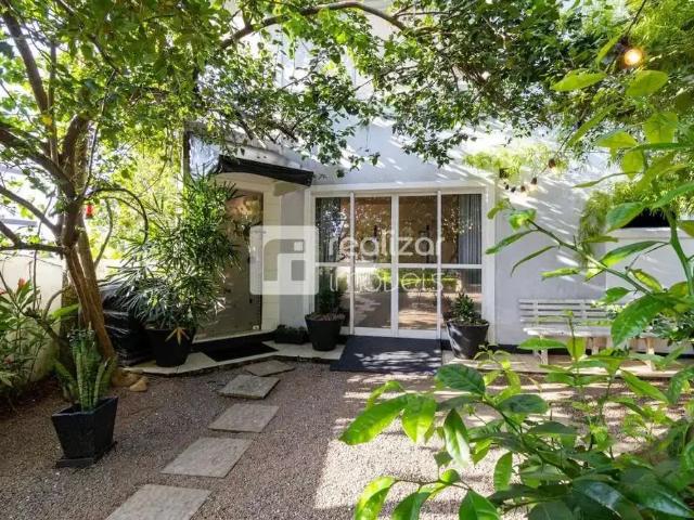 Casa / Sobrado para Locação em Florianópolis/SC Agronômica 2 Quartos