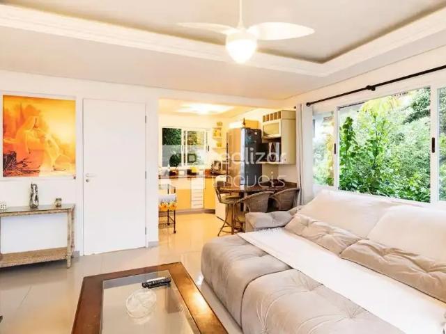 Casa / Sobrado para Locação em Florianópolis/SC Agronômica 2 Quartos
