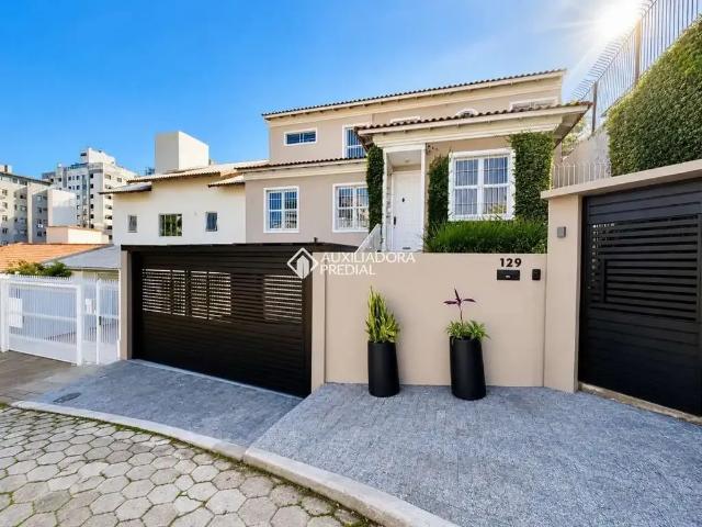 Casa / Sobrado para Locação em Florianópolis/SC Agronômica 4 Quartos