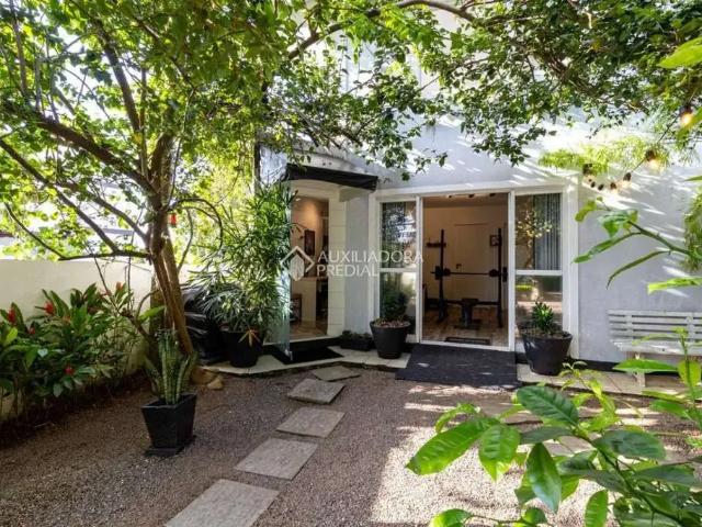 Casa / Sobrado para Locação em Florianópolis/SC Agronômica 4 Quartos