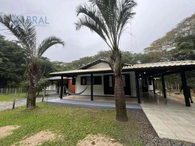 Casa / Sobrado para Locação em Florianópolis/SC Armação do Pântano do Sul 3 Quartos