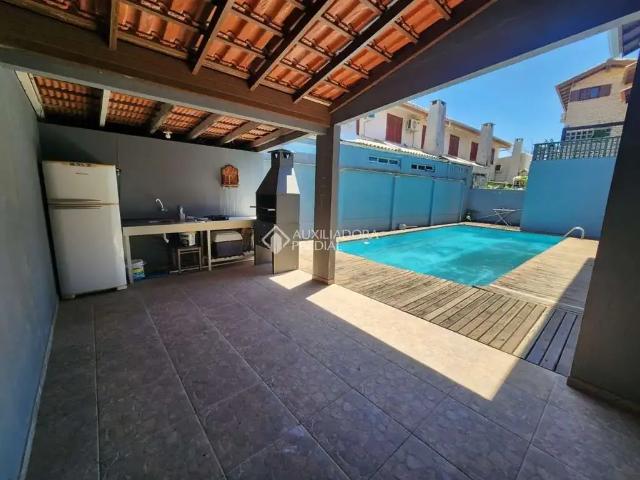 Casa / Sobrado para Locação em Florianópolis/SC Armação do Pântano do Sul 3 Quartos