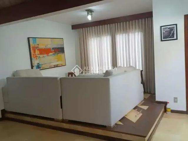 Casa / Sobrado para Locação em Florianópolis/SC Balneário 4 Quartos