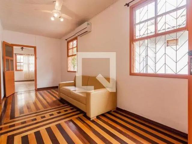 Casa / Sobrado para Locação em Florianópolis/SC Balneário 3 Quartos