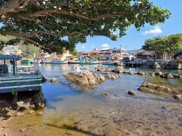 Casa / Sobrado para Locação em Florianópolis/SC Barra da Lagoa 3 Quartos