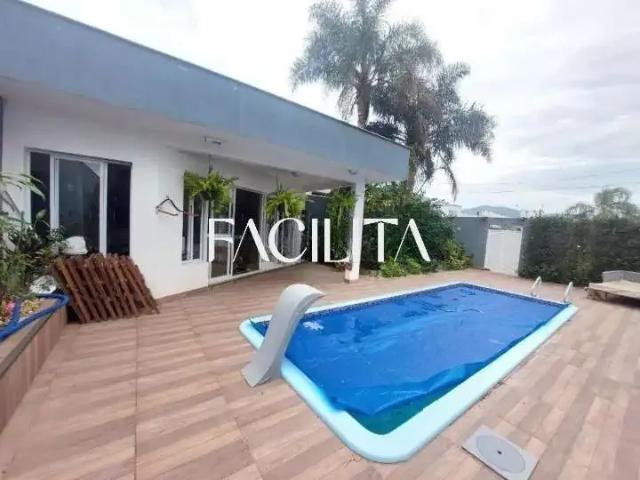 Casa / Sobrado para Locação em Florianópolis/SC Cacupé 4 Quartos