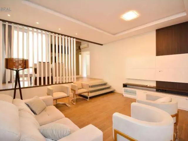Casa / Sobrado para Locação em Florianópolis/SC Cacupé 2 Quartos