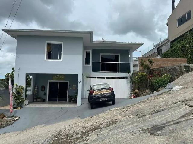 Casa / Sobrado para Locação em Florianópolis/SC Cacupé 3 Quartos