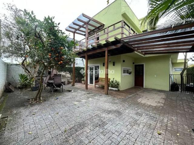 Casa / Sobrado para Locação em Florianópolis/SC Campeche 2 Quartos