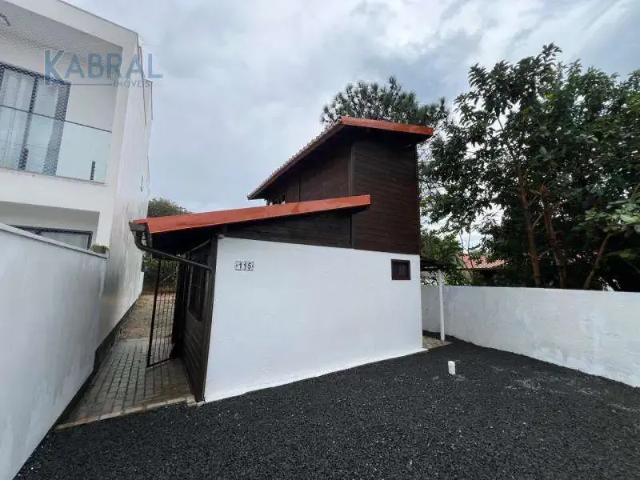 Casa / Sobrado para Locação em Florianópolis/SC Campeche 2 Quartos