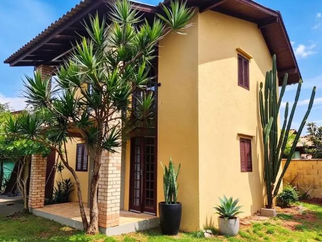 Casa / Sobrado para Locação em Florianópolis/SC Campeche 2 Quartos