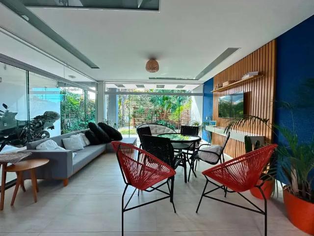Casa / Sobrado para Locação em Florianópolis/SC Campeche 2 Quartos