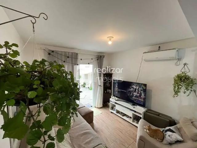 Casa / Sobrado para Locação em Florianópolis/SC Campeche 2 Quartos