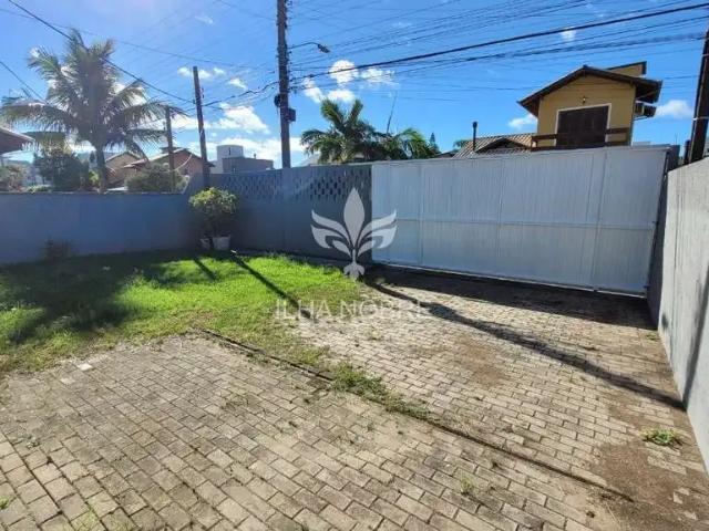 Casa / Sobrado para Locação em Florianópolis/SC Campeche 3 Quartos