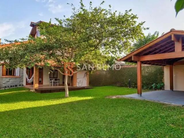Casa / Sobrado para Locação em Florianópolis/SC Campeche 3 Quartos