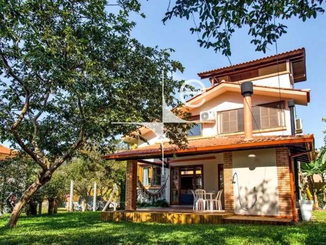 Casa / Sobrado para Locação em Florianópolis/SC Campeche 3 Quartos