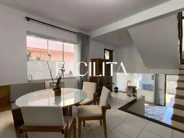 Casa / Sobrado para Locação em Florianópolis/SC Campeche 3 Quartos