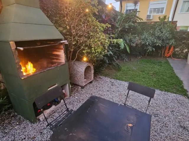Casa / Sobrado para Locação em Florianópolis/SC Campeche 3 Quartos