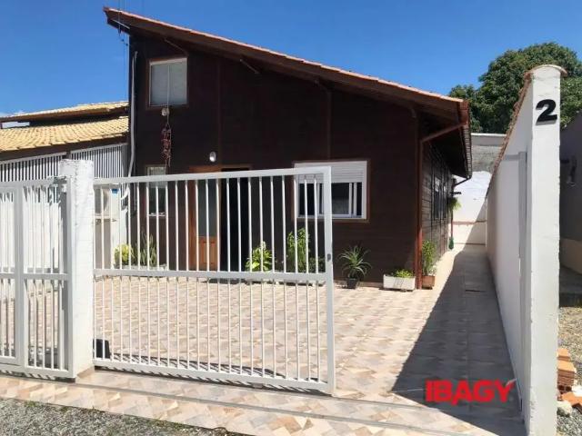 Casa / Sobrado para Locação em Florianópolis/SC Campeche 3 Quartos