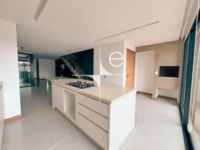 Casa / Sobrado para Locação em Florianópolis/SC Campeche 3 Quartos