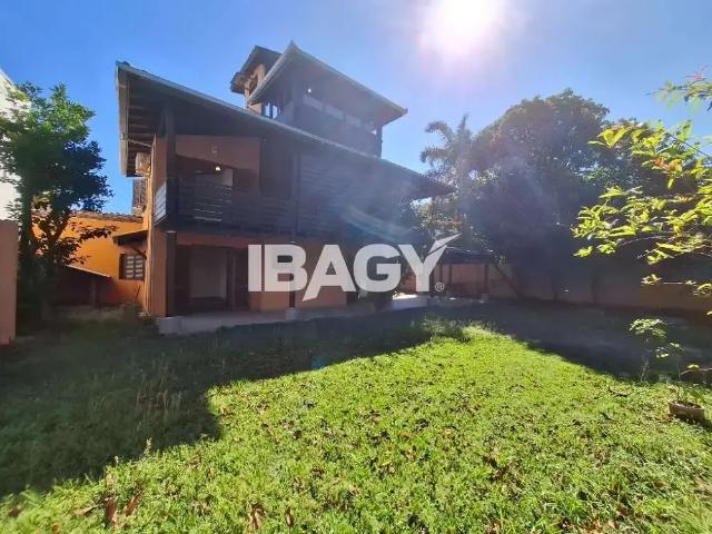 Casa / Sobrado para Locação em Florianópolis/SC Campeche 3 Quartos