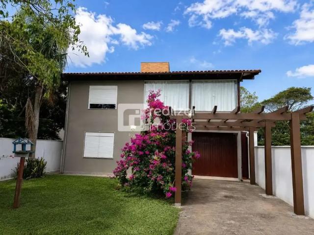 Casa / Sobrado para Locação em Florianópolis/SC Campeche 3 Quartos