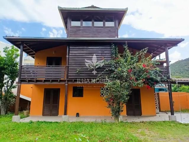 Casa / Sobrado para Locação em Florianópolis/SC Campeche 3 Quartos