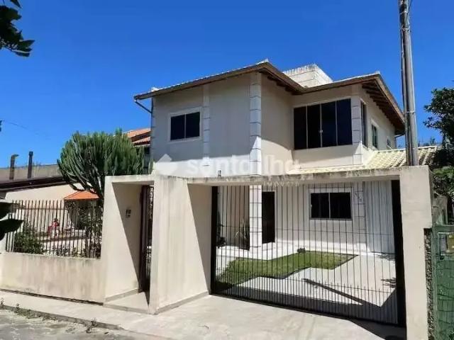 Casa / Sobrado para Locação em Florianópolis/SC Campeche 4 Quartos