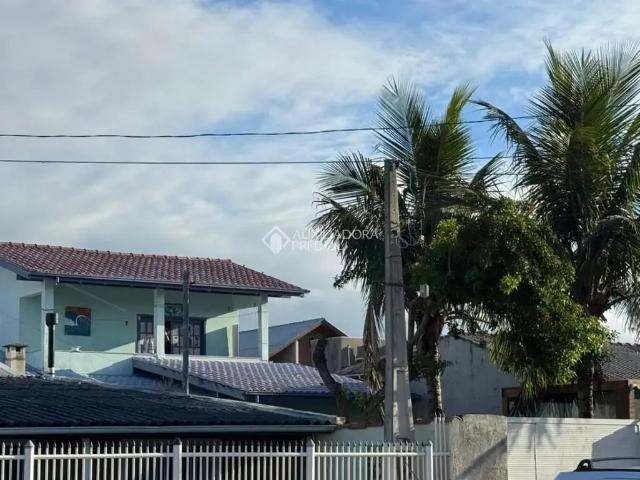 Casa / Sobrado para Locação em Florianópolis/SC Campeche 4 Quartos