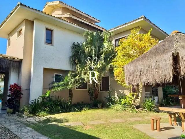 Casa / Sobrado para Locação em Florianópolis/SC Campeche 6 Quartos
