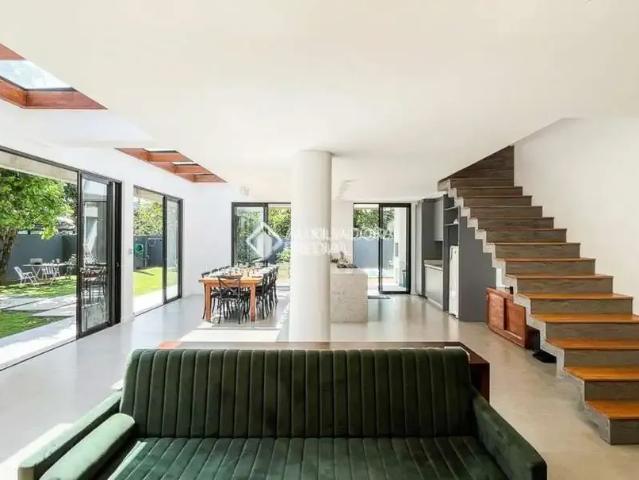 Casa / Sobrado para Locação em Florianópolis/SC Campeche 6 Quartos