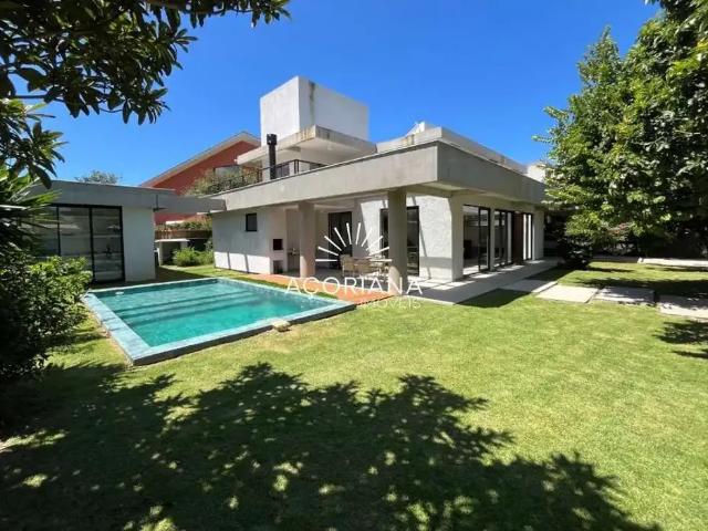Casa / Sobrado para Locação em Florianópolis/SC Campeche 6 Quartos
