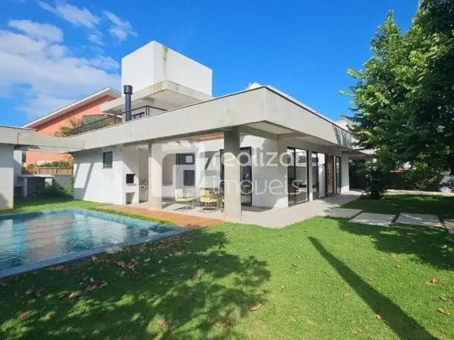 Casa / Sobrado para Locação em Florianópolis/SC Campeche 6 Quartos