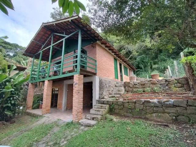 Casa / Sobrado para Locação em Florianópolis/SC Canto da Lagoa 2 Quartos