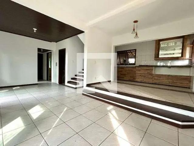 Casa / Sobrado para Locação em Florianópolis/SC Canto da Lagoa 5 Quartos