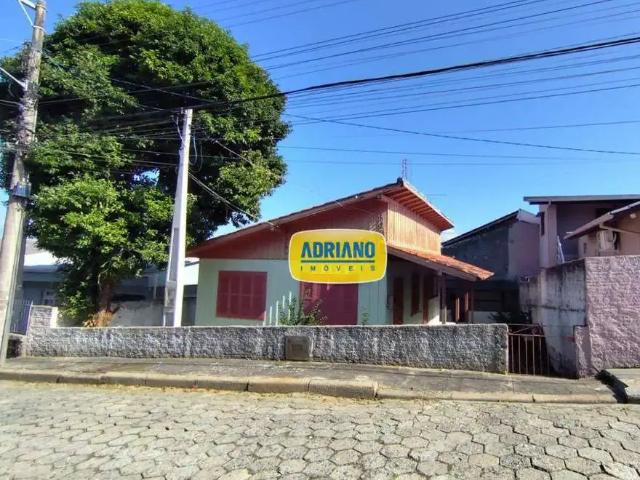 Casa / Sobrado para Locação em Florianópolis/SC Capoeiras 2 Quartos