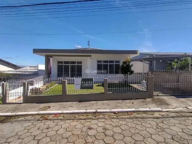 Casa / Sobrado para Locação em Florianópolis/SC Capoeiras 3 Quartos