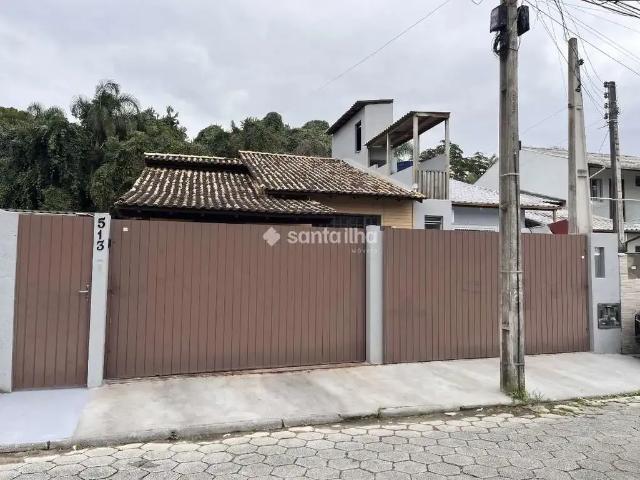 Casa / Sobrado para Locação em Florianópolis/SC Carianos 3 Quartos
