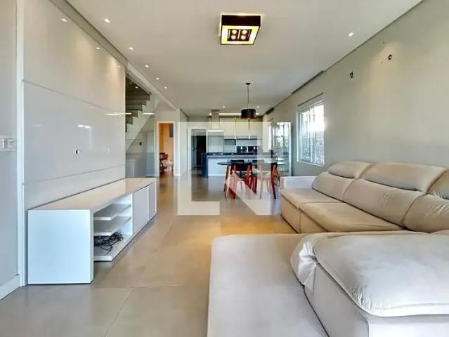 Casa / Sobrado para Locação em Florianópolis/SC Centro 4 Quartos