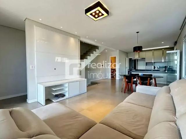 Casa / Sobrado para Locação em Florianópolis/SC Centro 4 Quartos