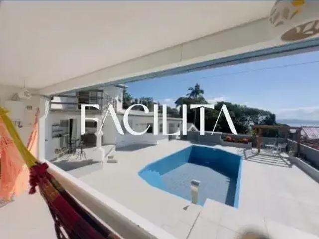 Casa / Sobrado para Locação em Florianópolis/SC Centro 4 Quartos