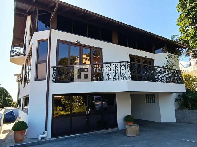 Casa / Sobrado para Locação em Florianópolis/SC Centro 4 Quartos