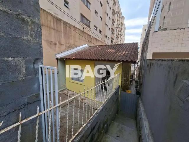 Casa / Sobrado para Locação em Florianópolis/SC Centro 2 Quartos