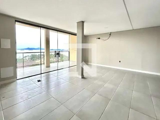 Casa / Sobrado para Locação em Florianópolis/SC Centro 3 Quartos