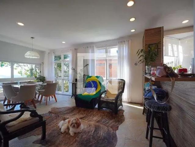 Casa / Sobrado para Locação em Florianópolis/SC Centro 3 Quartos
