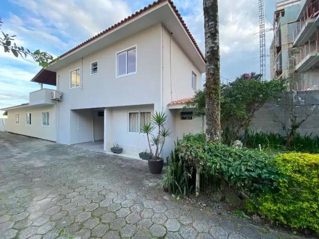 Casa / Sobrado para Locação em Florianópolis/SC Coqueiros 2 Quartos