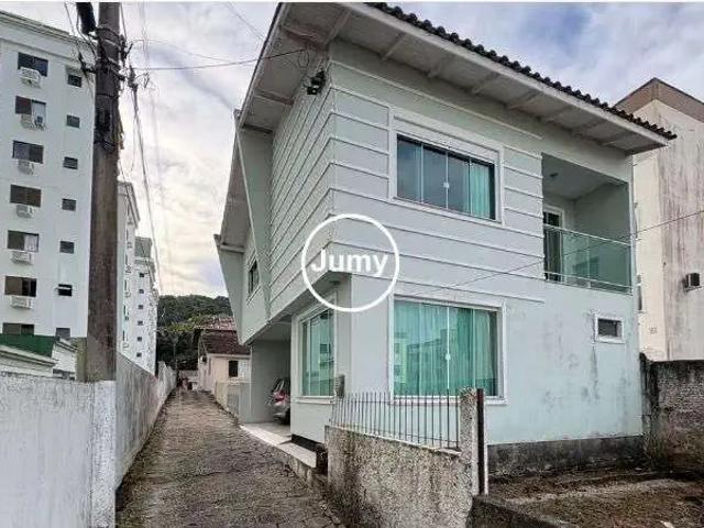 Casa / Sobrado para Locação em Florianópolis/SC Coqueiros 2 Quartos