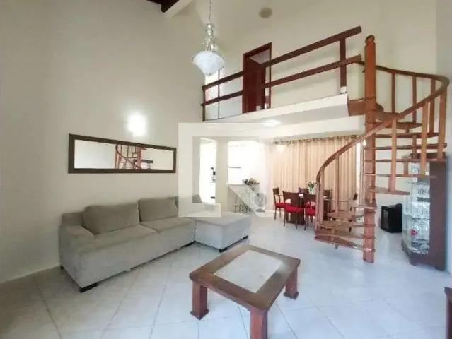 Casa / Sobrado para Locação em Florianópolis/SC Coqueiros 3 Quartos