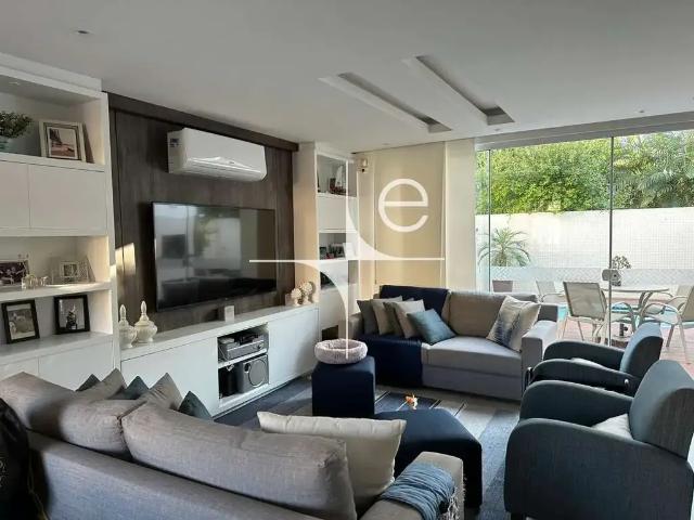 Casa / Sobrado para Locação em Florianópolis/SC Córrego Grande 3 Quartos